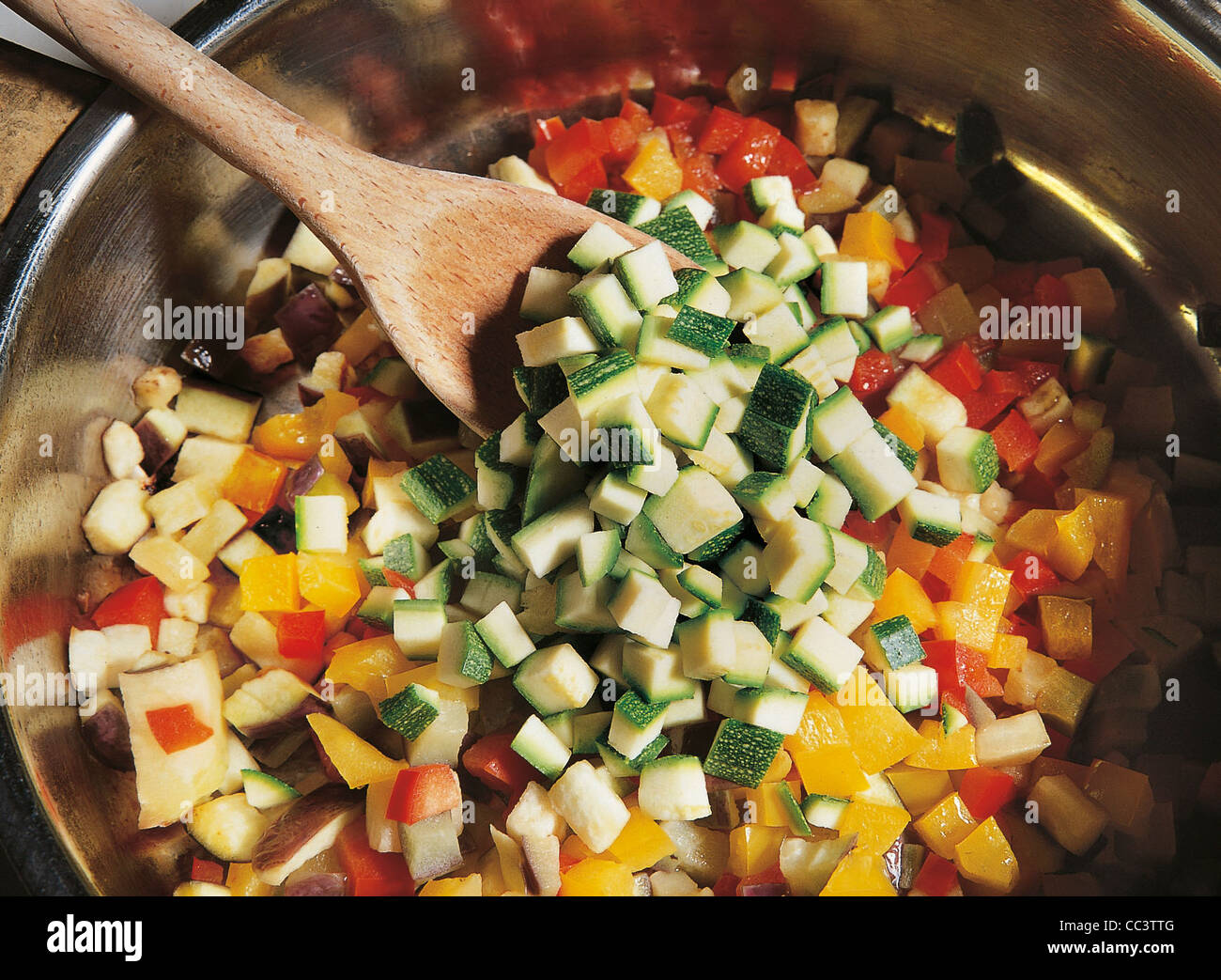 Kitchen: Bundles Of Lettuce With Vegetables 4 Stock Photo - Alamy