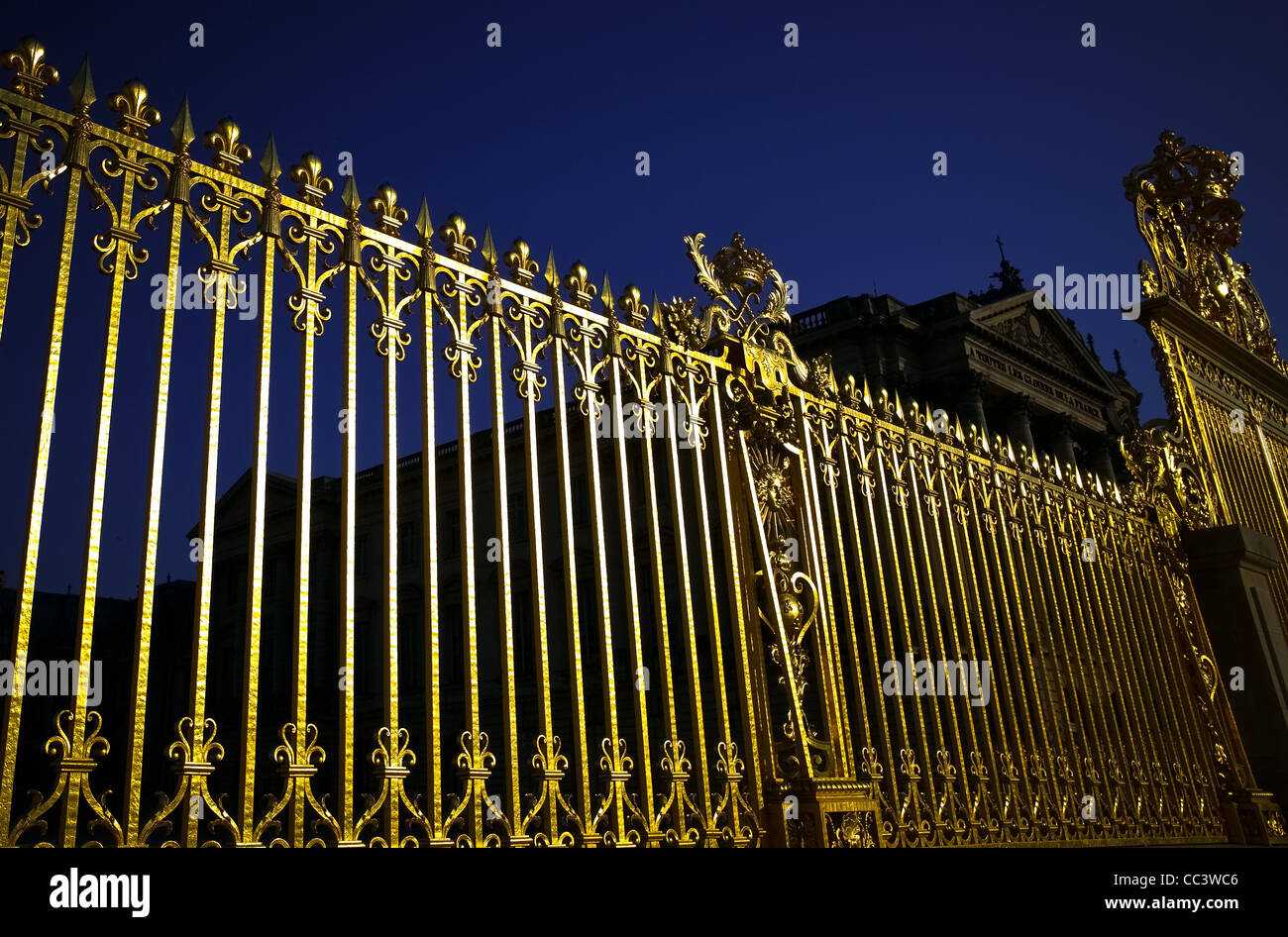 Grids or the Palace of Versailles., Gate of the Palace of Versailles in ...