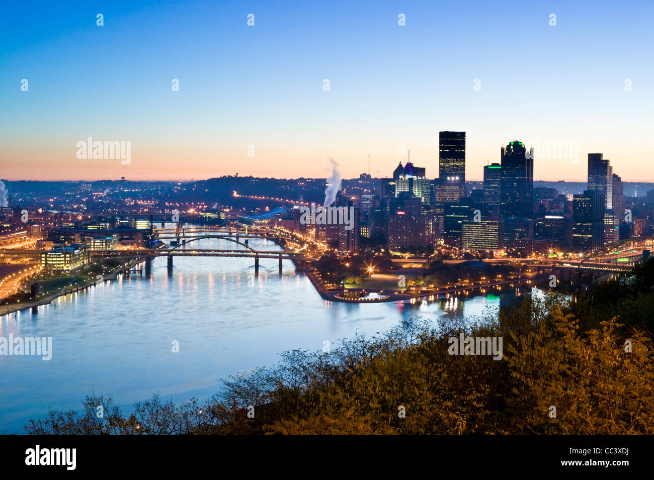 USA, Pennsylvania, Pittsburgh, Golden Triangle Downtown Area from Mt ...