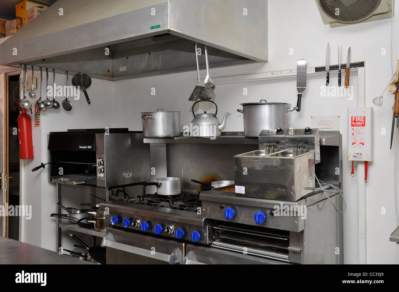 Commercial kitchen hi-res stock photography and images - Alamy