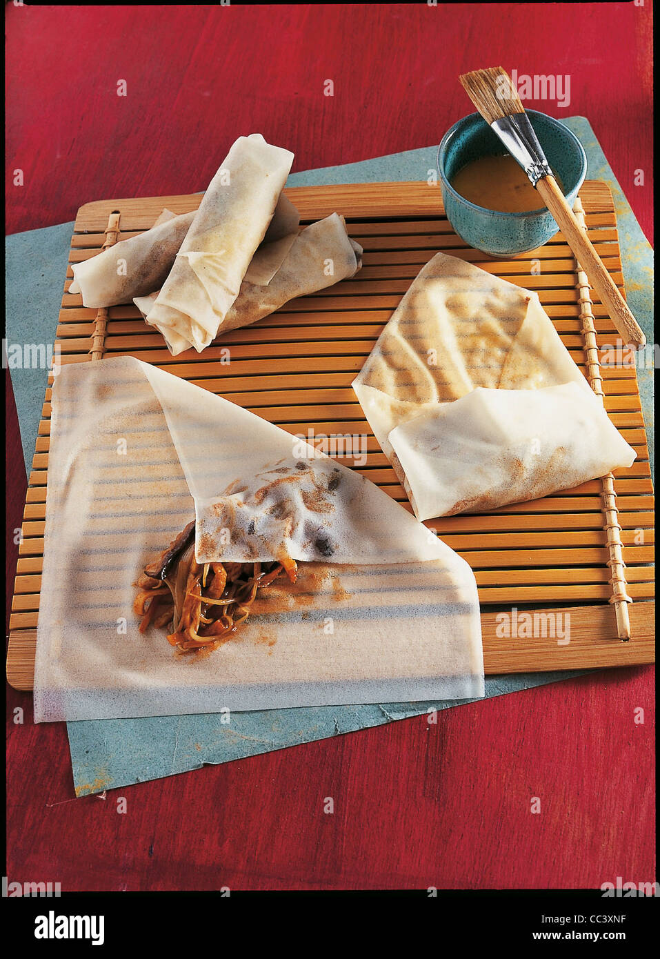Kitchen: Spring Rolls Stock Photo - Alamy
