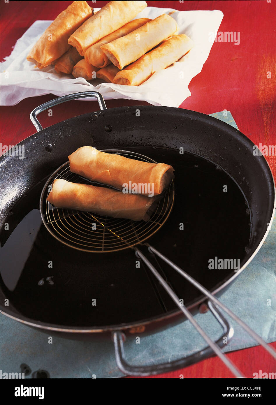 Kitchen: Spring Rolls Stock Photo - Alamy