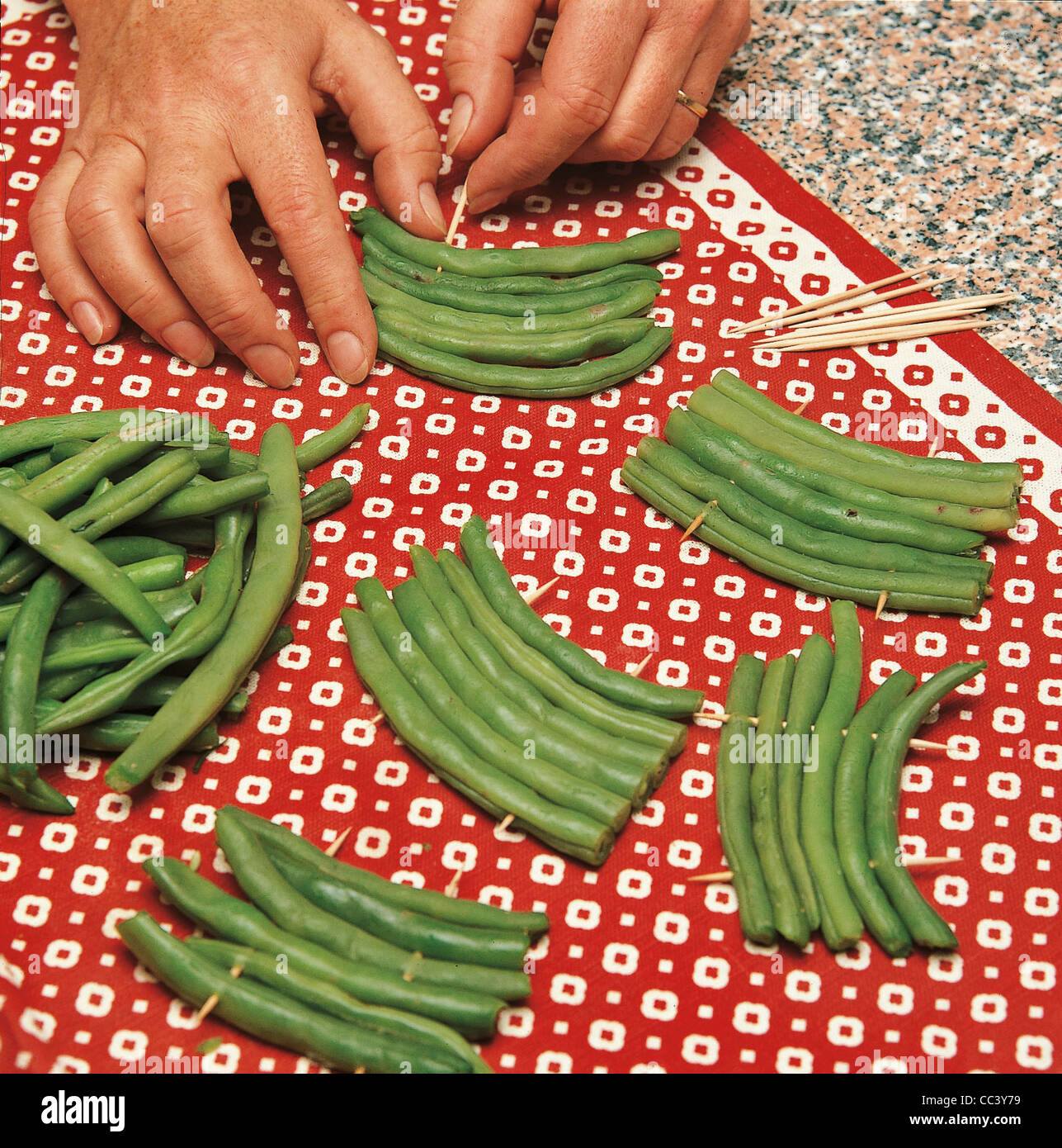 Kitchen: Chop 1 Fried Green Beans Stock Photo - Alamy