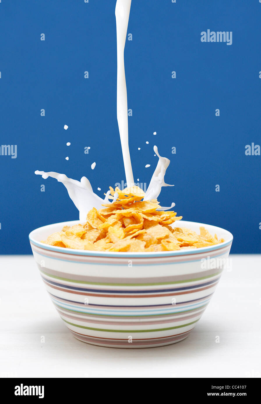 Corn flakes hi-res stock photography and images - Alamy