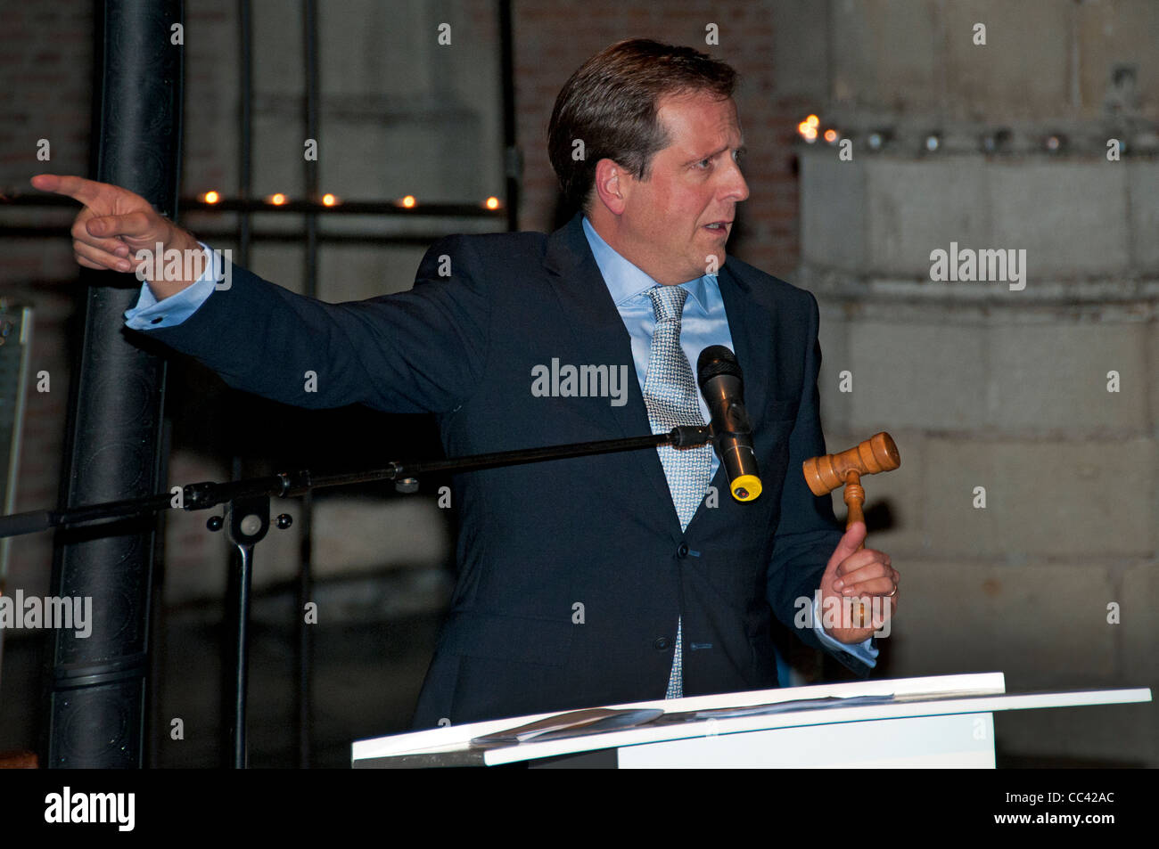 Alexander Pechtold as auctioneer Dutch politician Democrats 66 ...