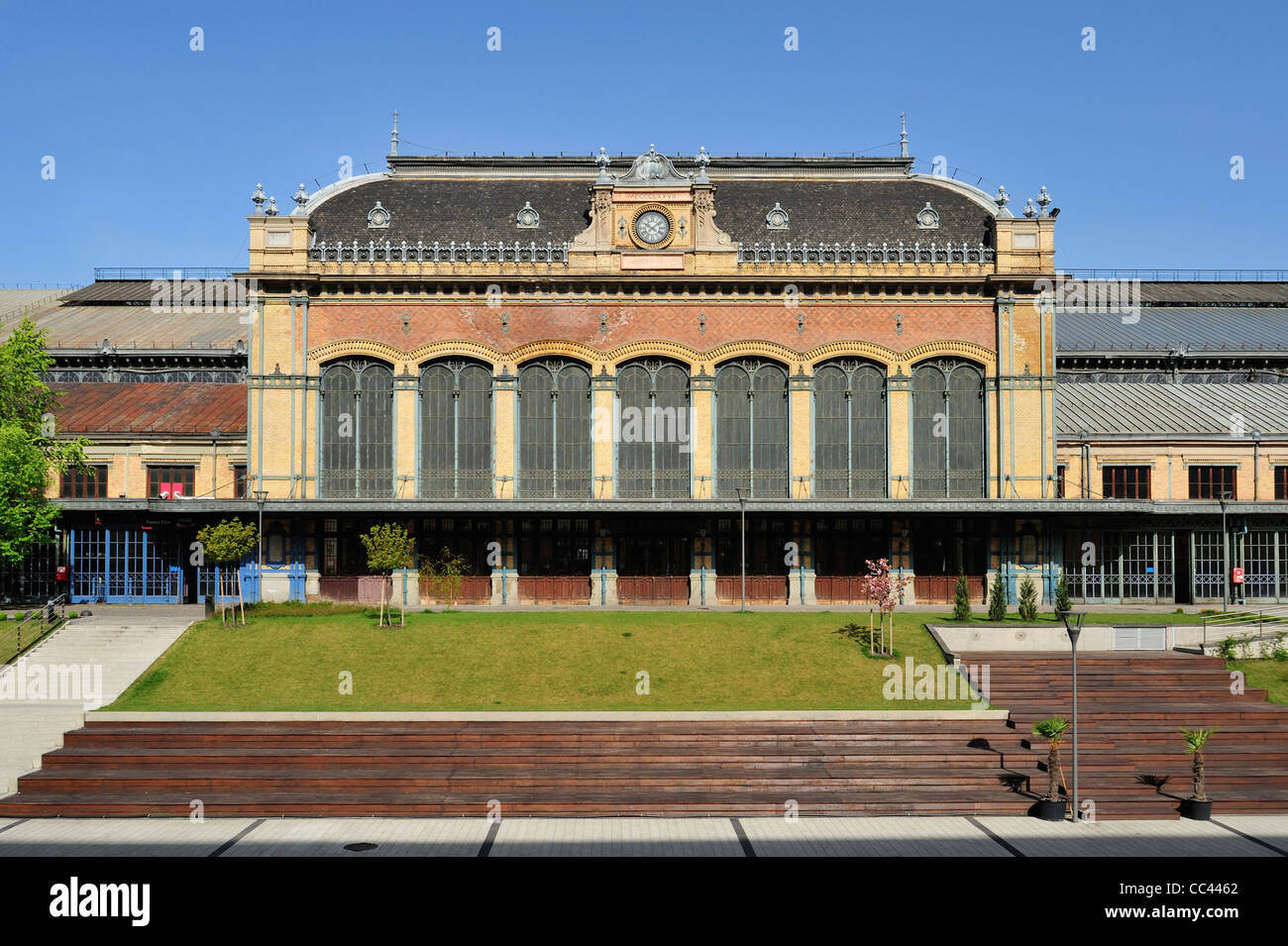 Budapest central station hi-res stock photography and images - Alamy