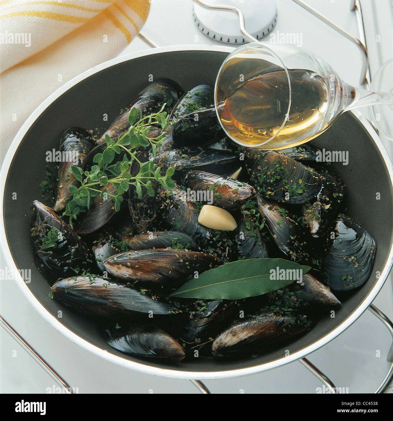 Appetizer mussels golden turkey 1 hi-res stock photography and images ...