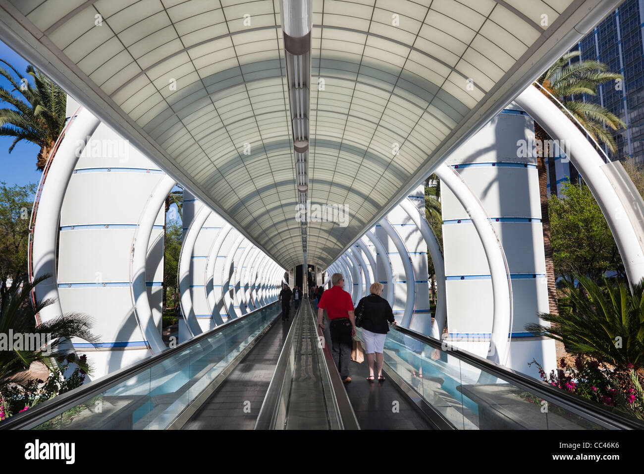 USA, Nevada, Las Vegas, The Strip, Las Vegas Boulevard, moving walkway ...