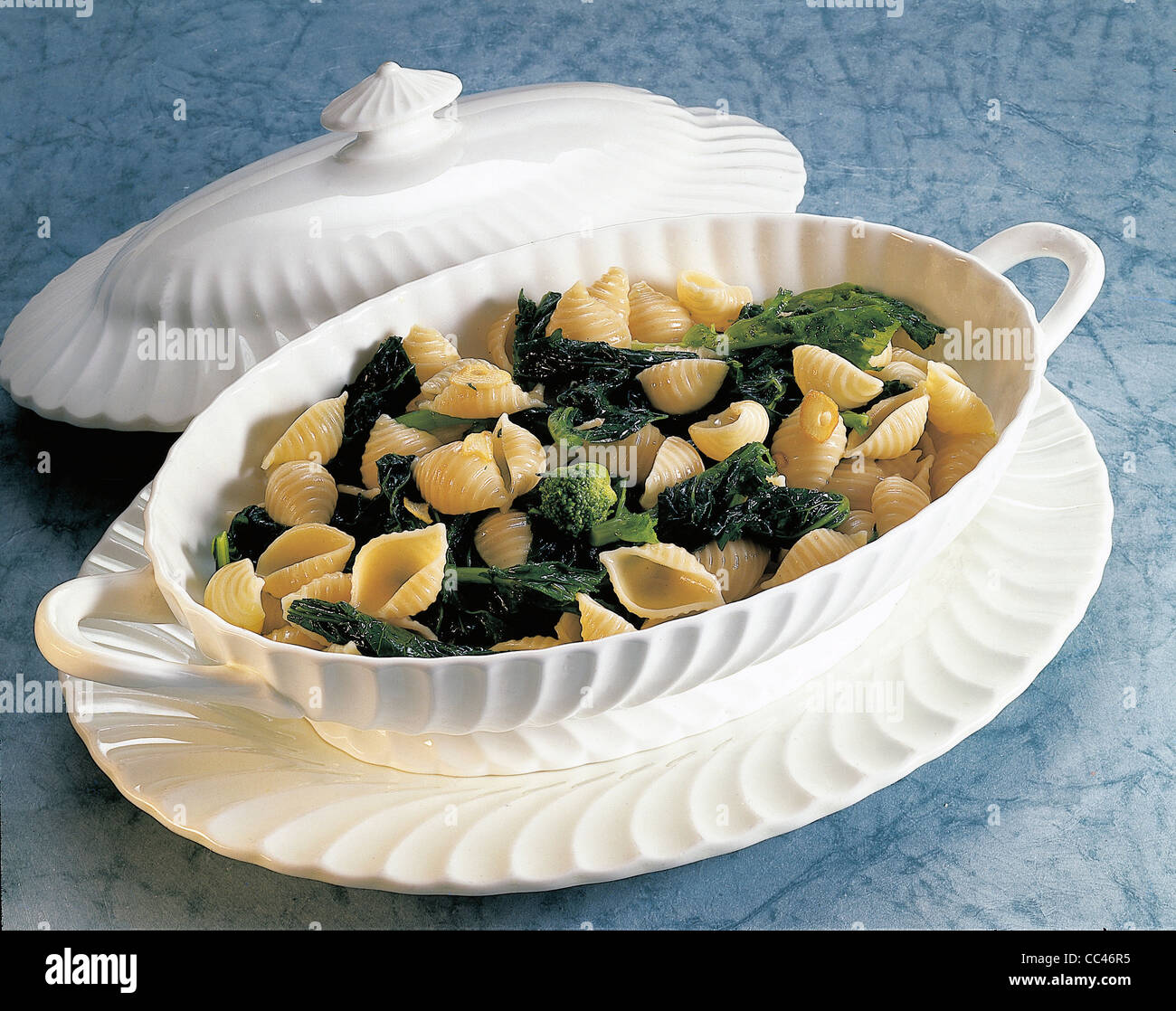 Kitchen: Shells And Summit Rapa Stock Photo - Alamy