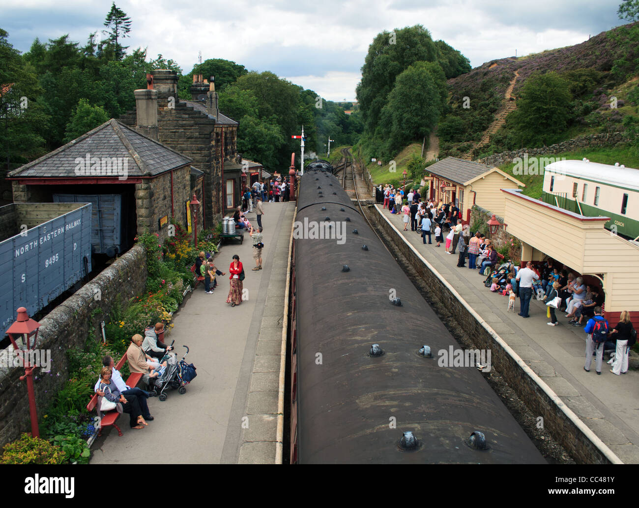Goathland station platform hi-res stock photography and images - Alamy