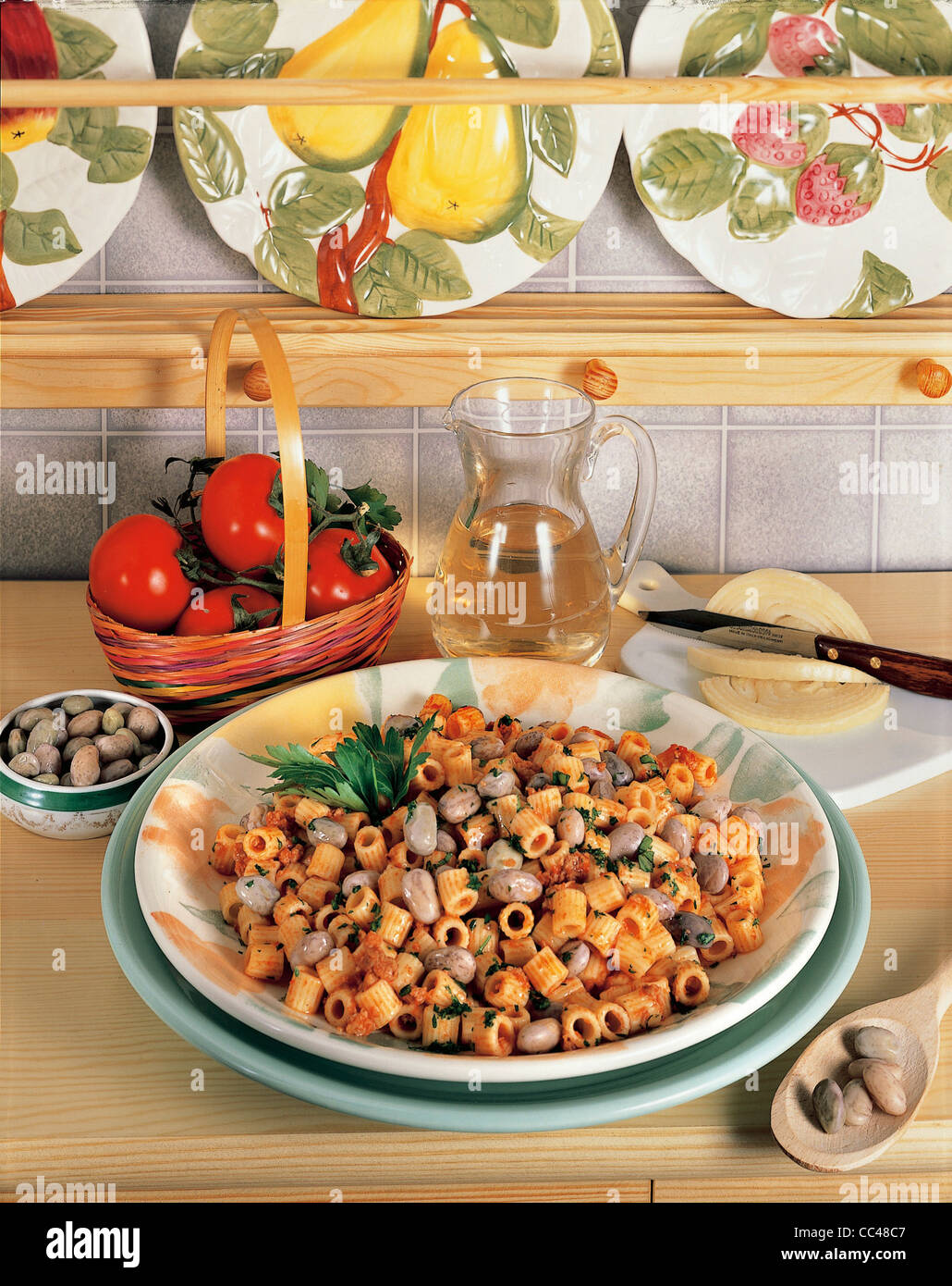 Pasta ditaloni hi-res stock photography and images - Alamy