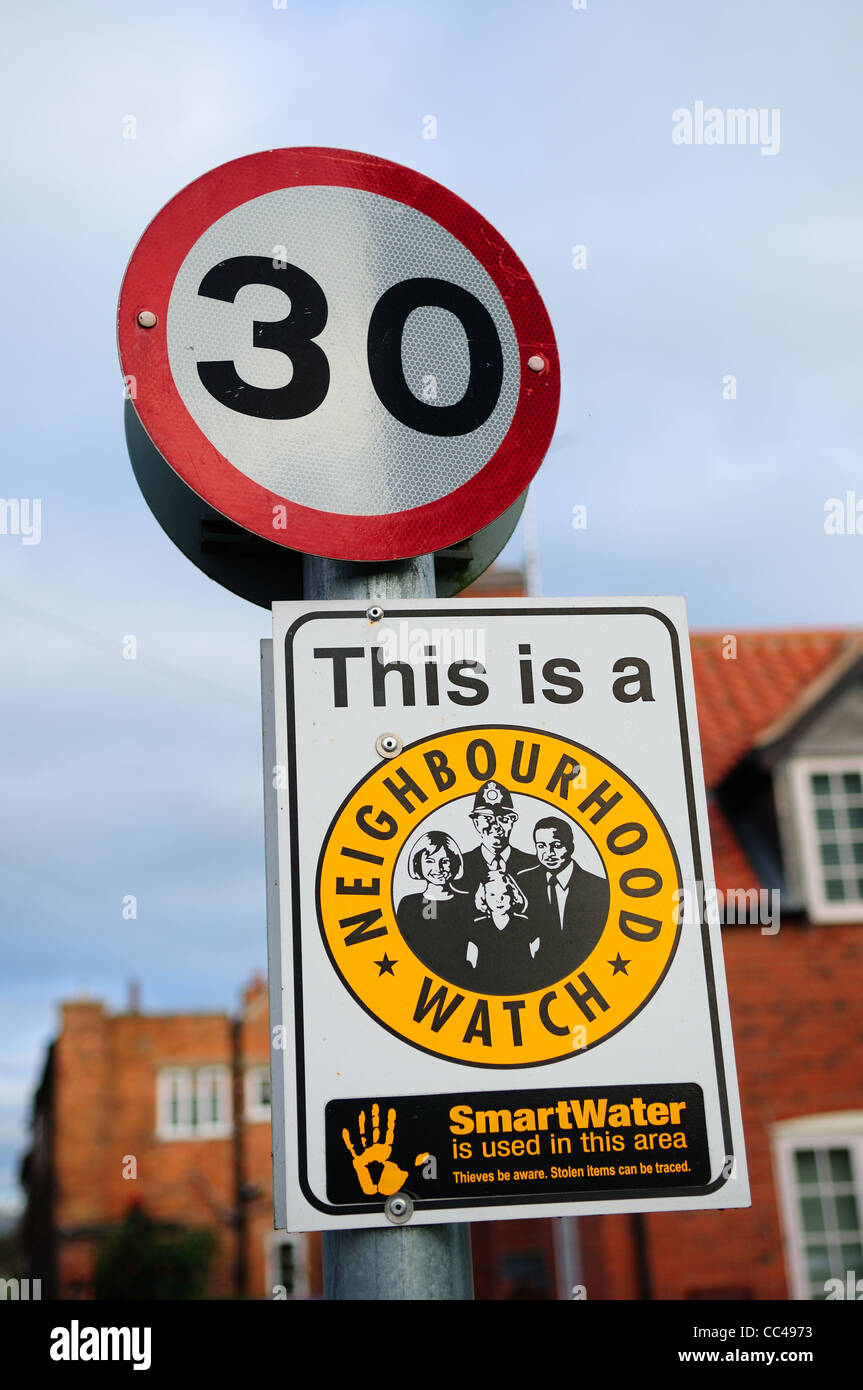 Neighbourhood sign hi-res stock photography and images - Alamy