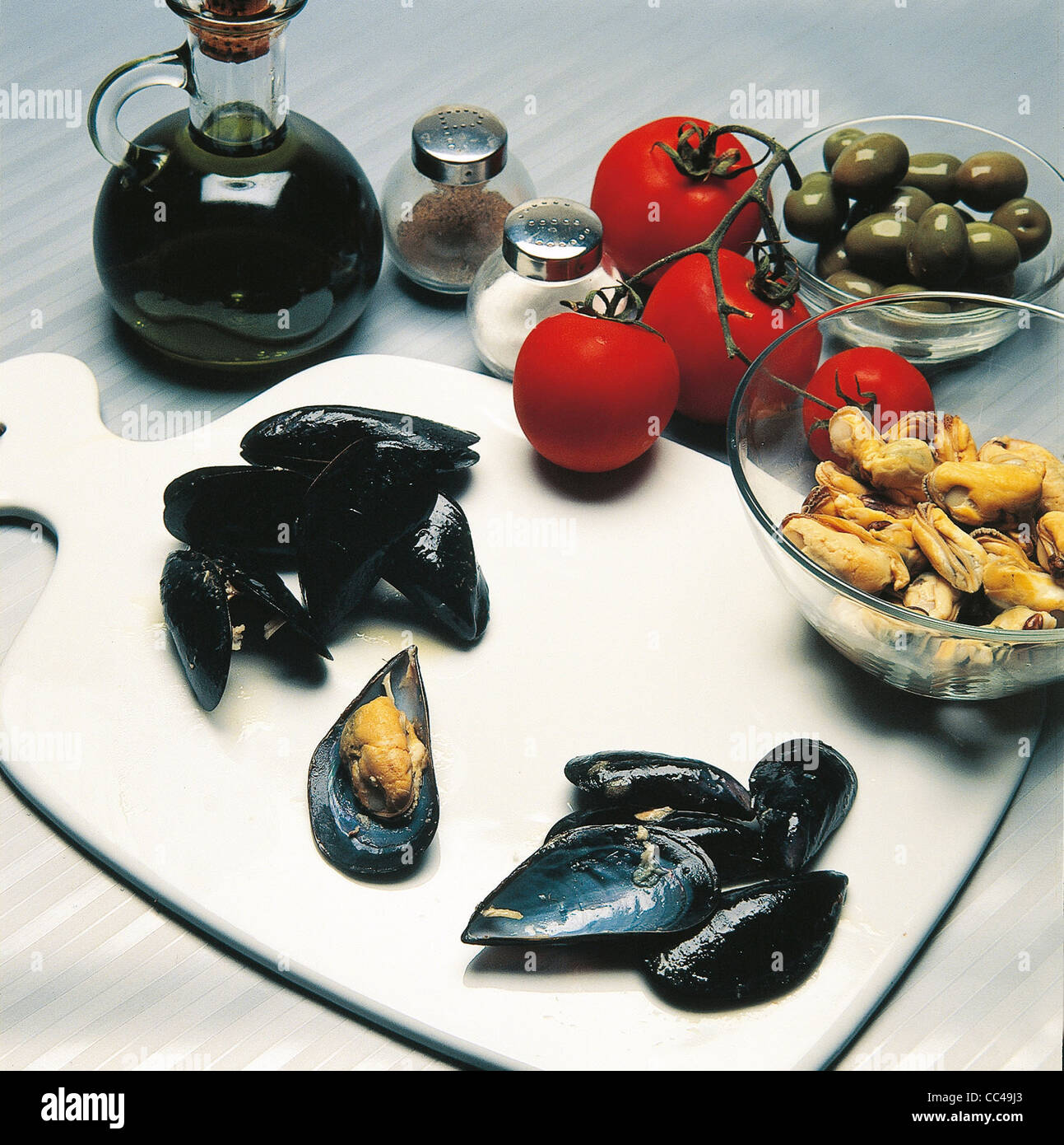 Kitchen: Mussels And Egg Pie 1 Stock Photo - Alamy