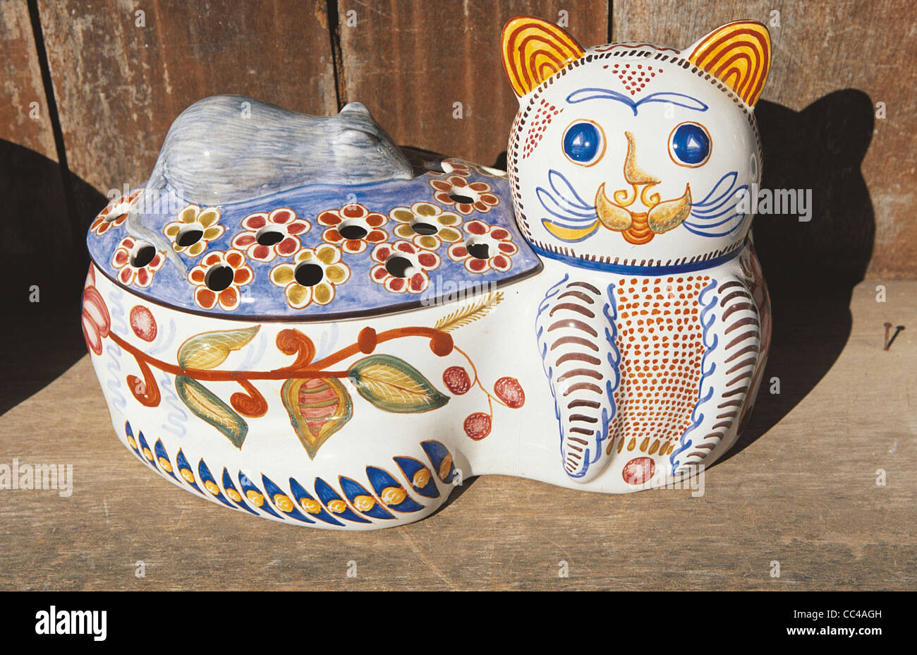 Portugal Obidos Ceramics Crafts Stock Photo - Alamy