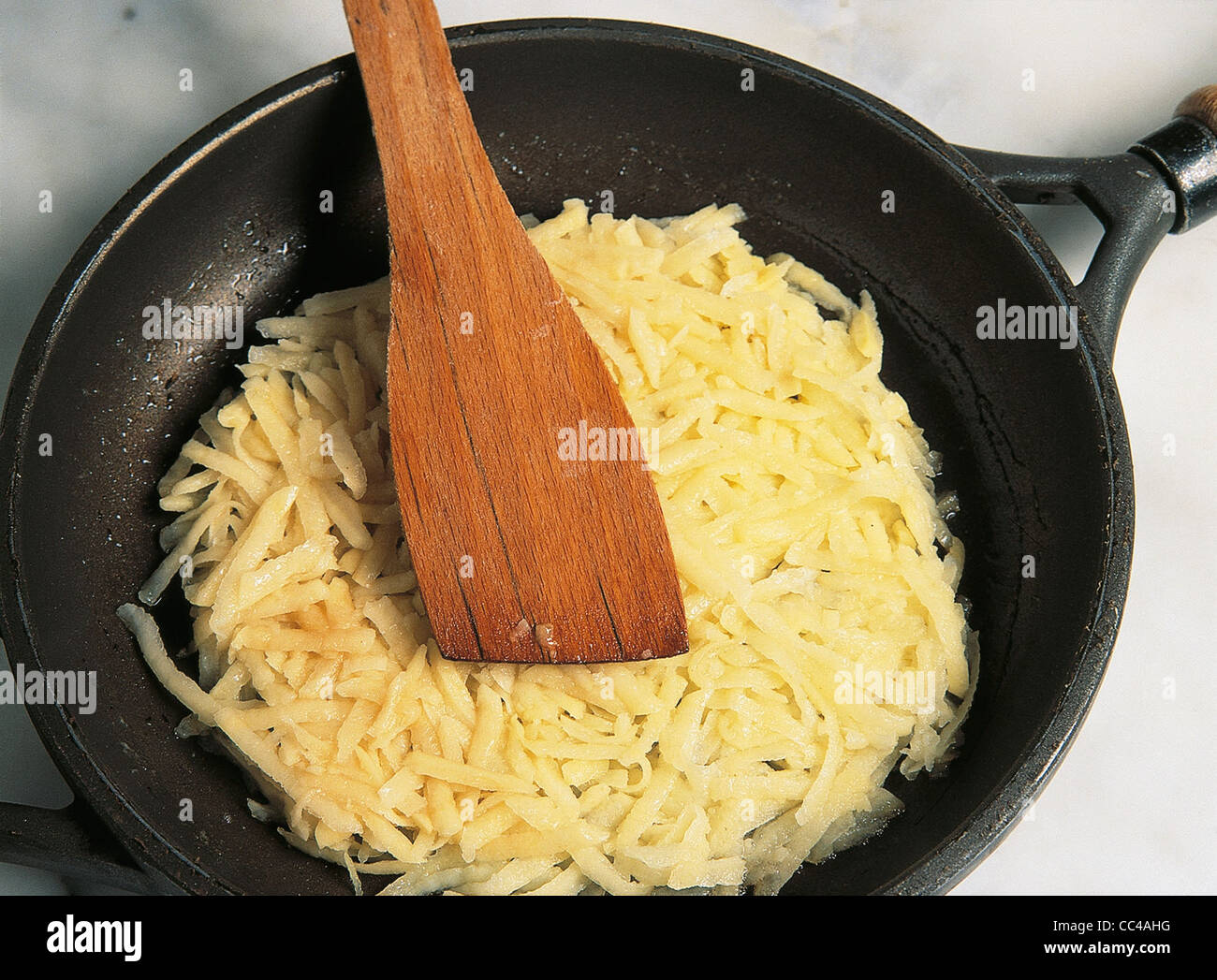 6 potatoes hi-res stock photography and images - Alamy