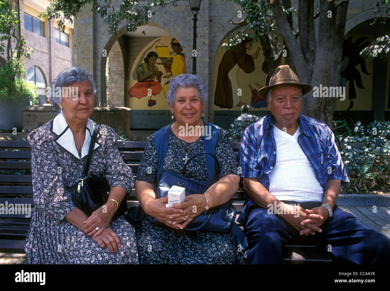 Three mexicans mexican people women hi-res stock photography and images ...