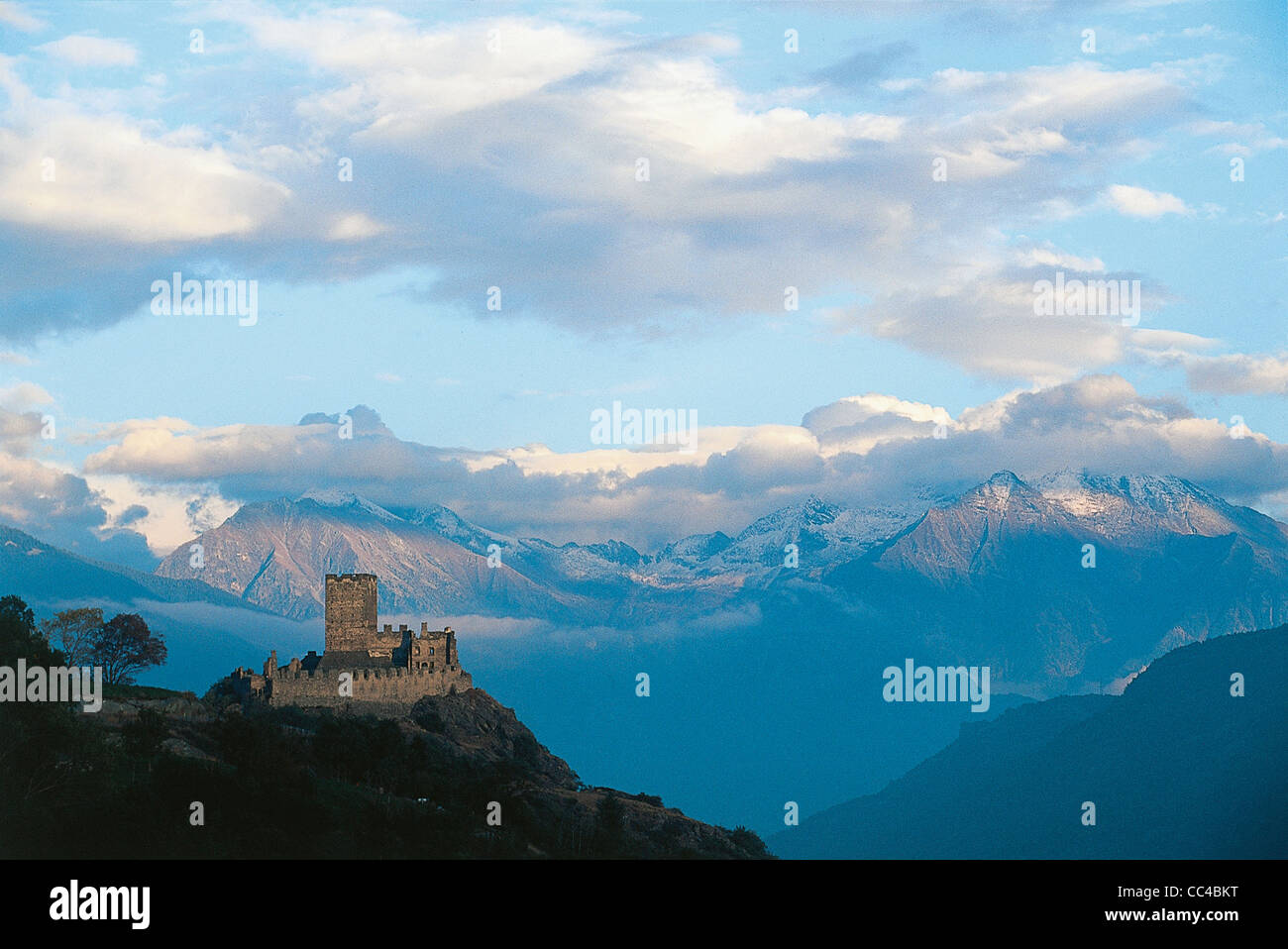 Cly castle hi-res stock photography and images - Alamy