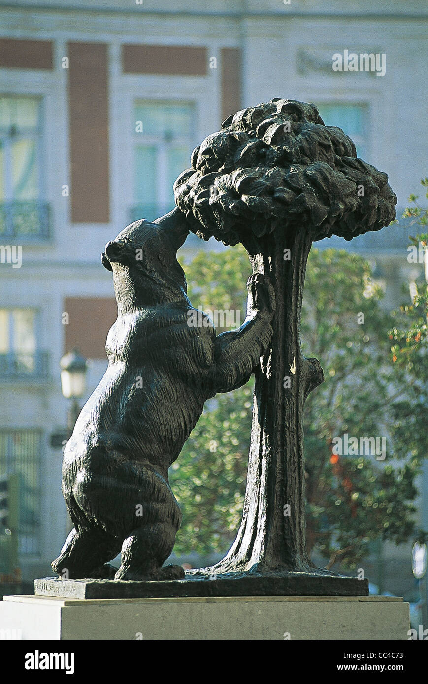 Spain Madrid Puerta Del Sol Monument All'Orso Emblem Of Madrid Stock ...