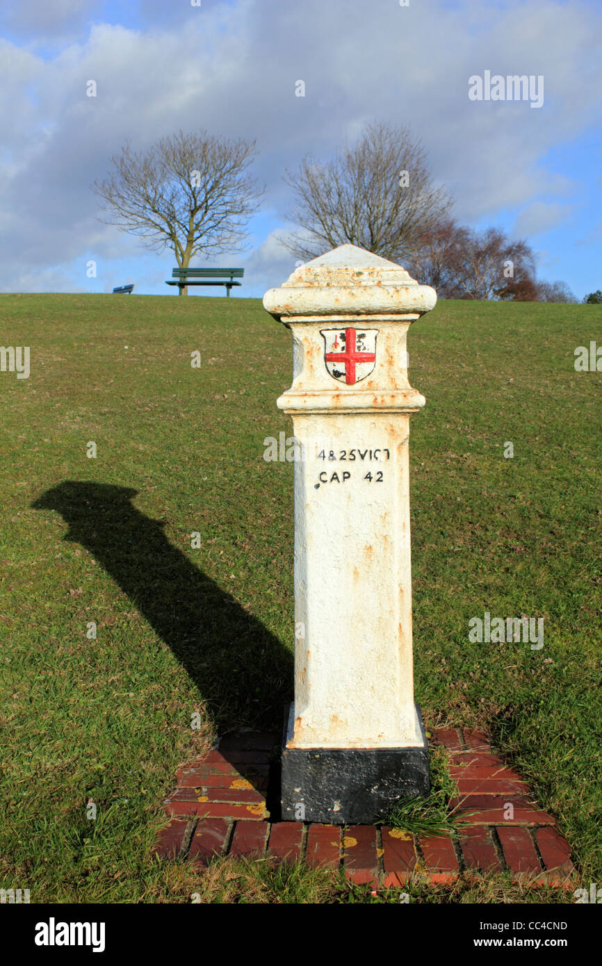 Tattenham corner hi-res stock photography and images - Alamy