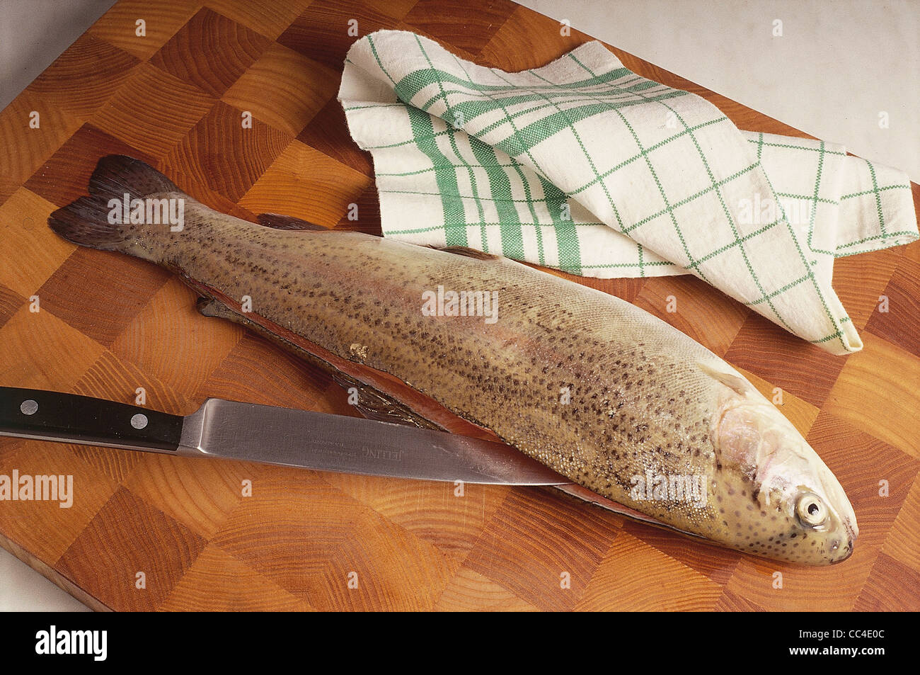 Kitchen: A Fish Boned Round 1 Stock Photo - Alamy