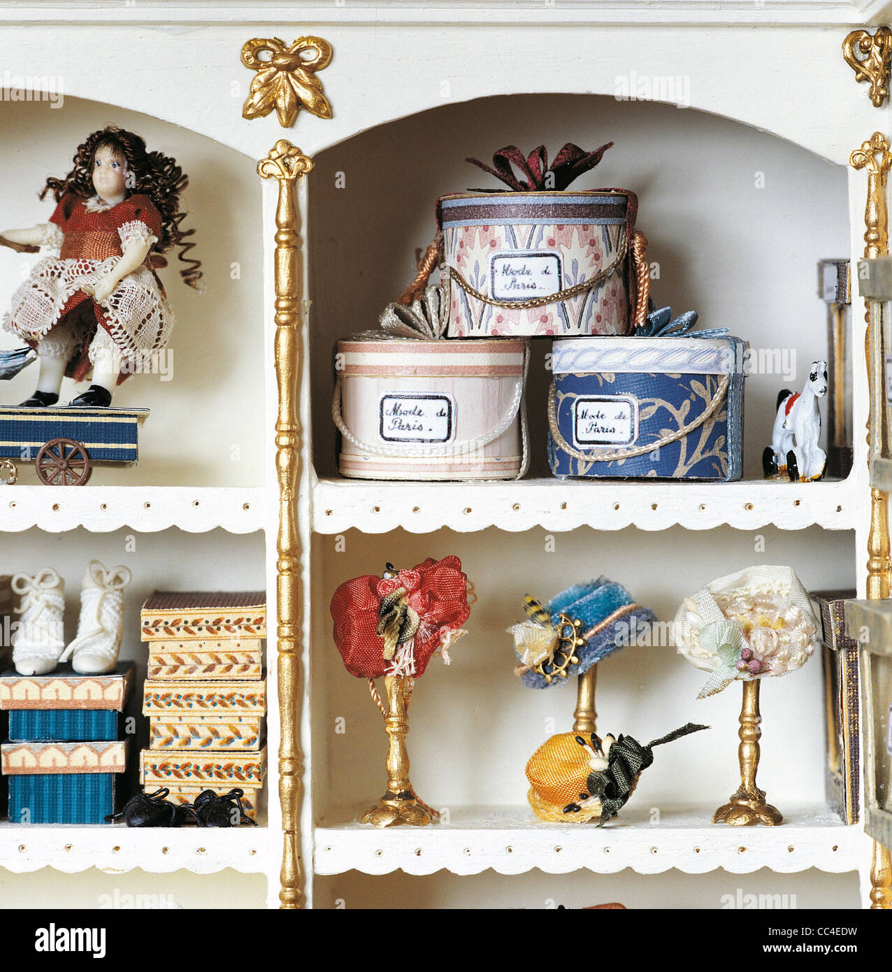 Collecting: Shops In Miniature Dolls Special Le Carrousel Des Poupees ...