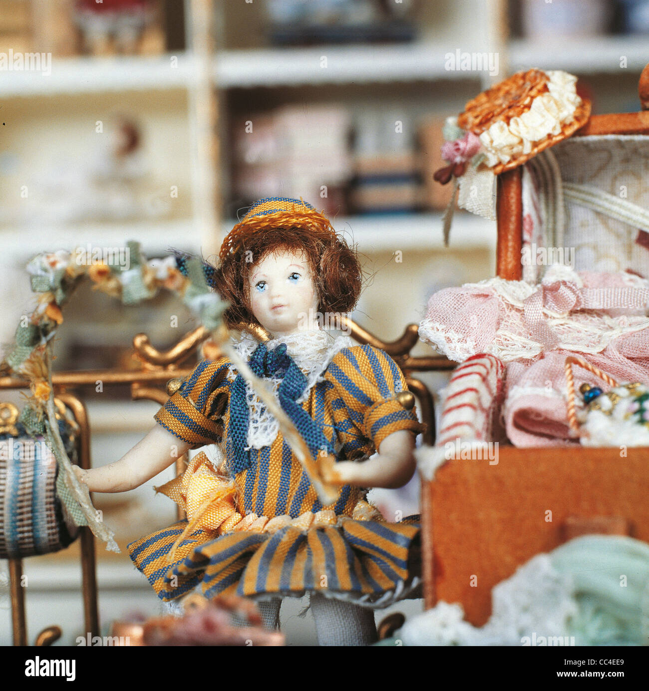 Collecting: Shops In Miniature Dolls Special Le Carrousel Des Poupees ...