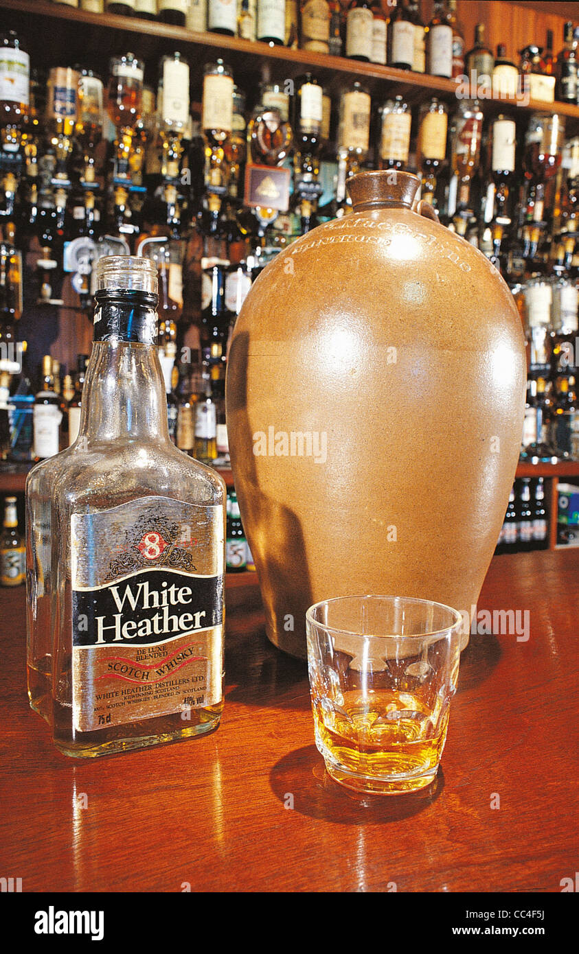 Scotland Cabracho Grouse Inn Old Whisky Container Stock Photo - Alamy