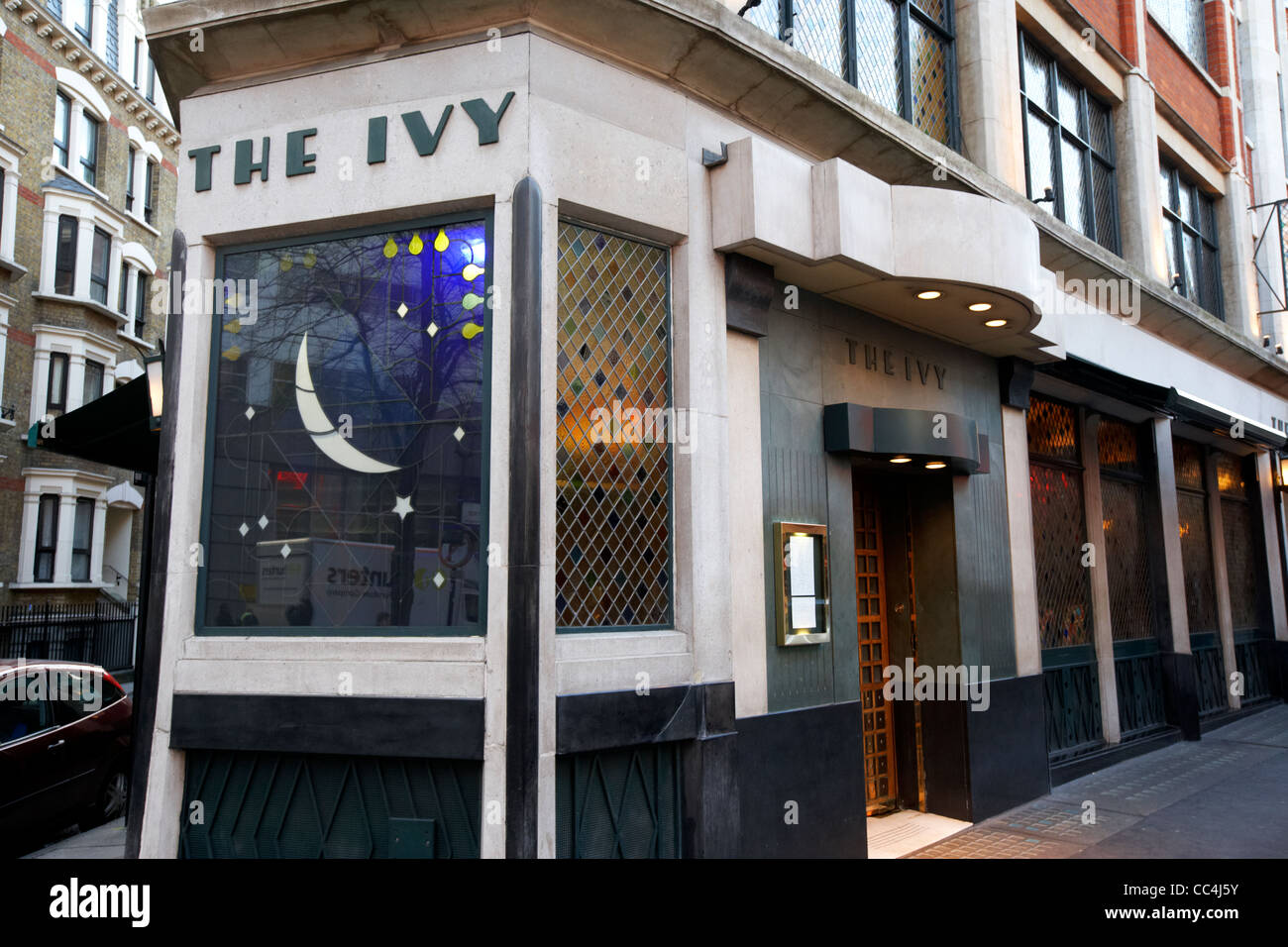 The ivy restaurant london hi-res stock photography and images - Alamy