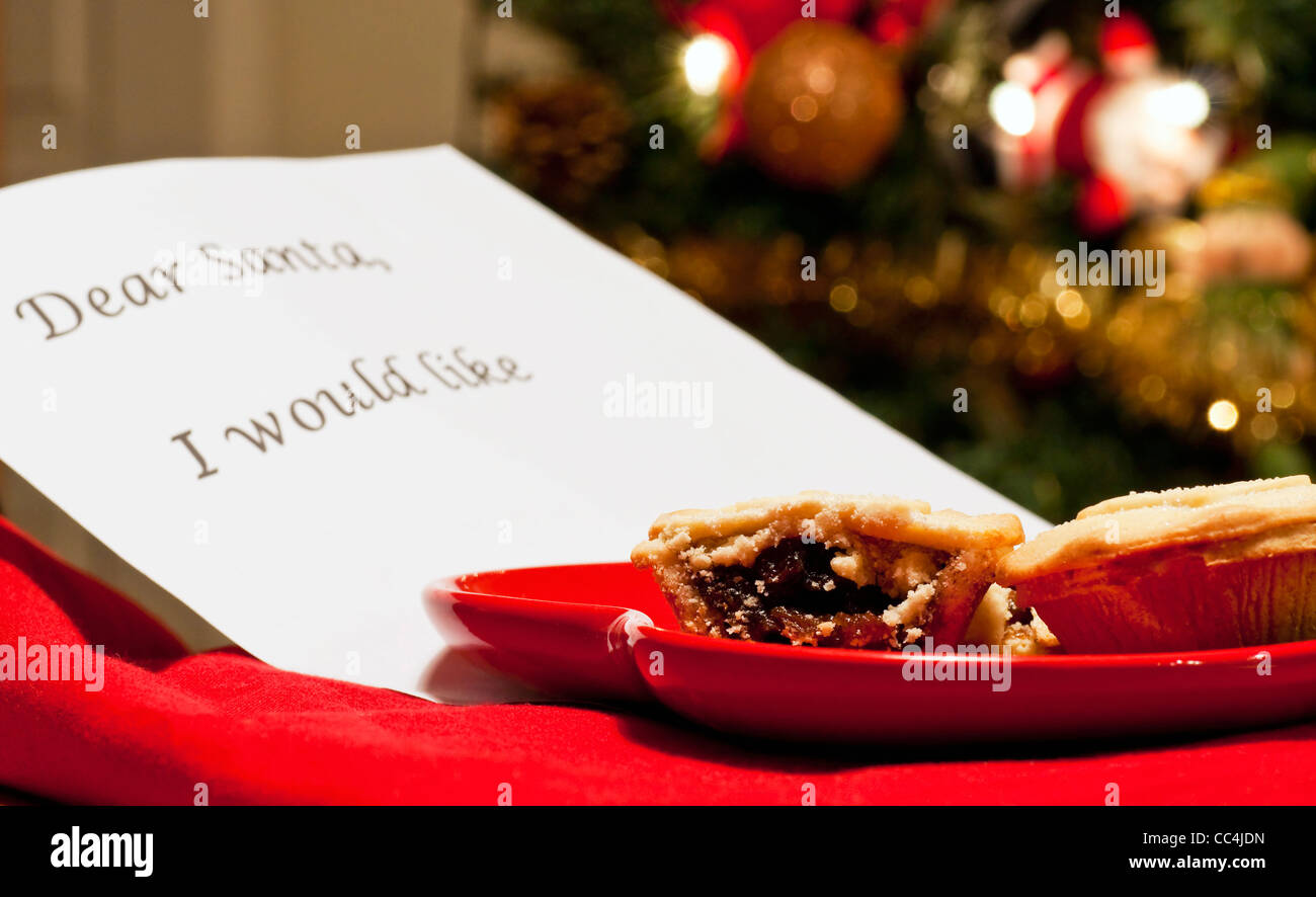 Children write letter santa claus hi-res stock photography and images ...