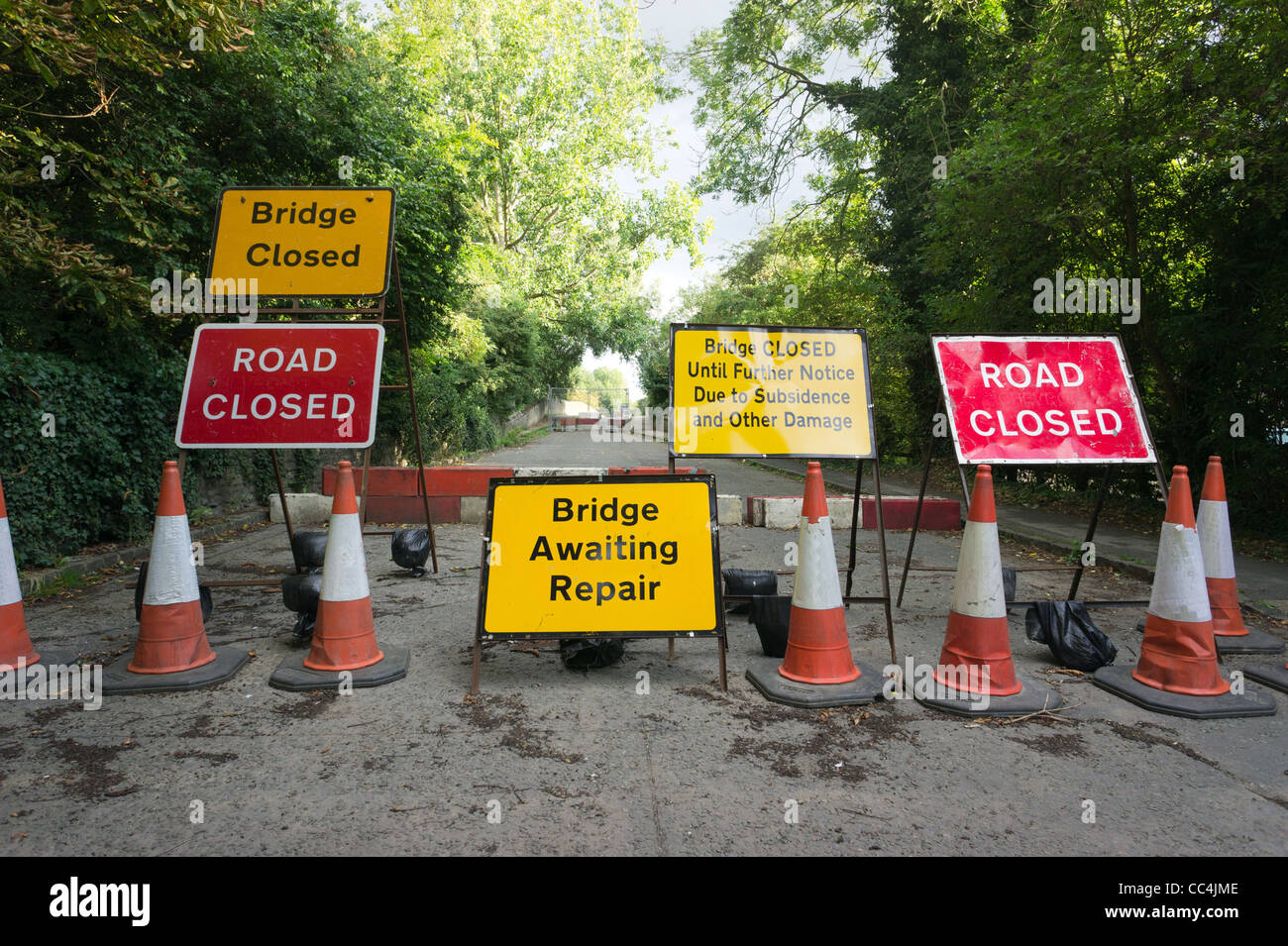 Bridge closed awaiting repair, Oundle, Northamptonshire, England Stock ...