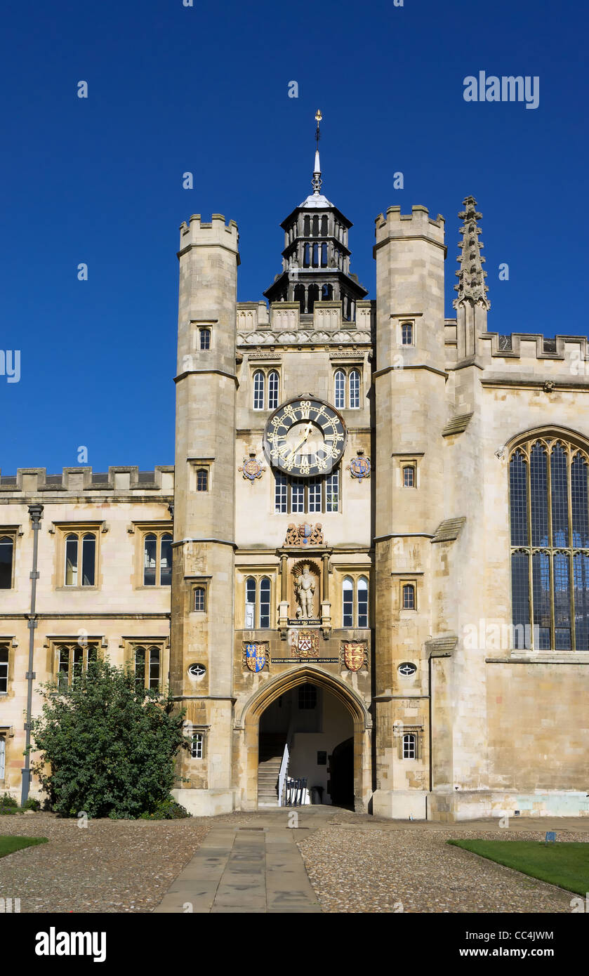 Entrance gate cambridge university hi-res stock photography and images ...