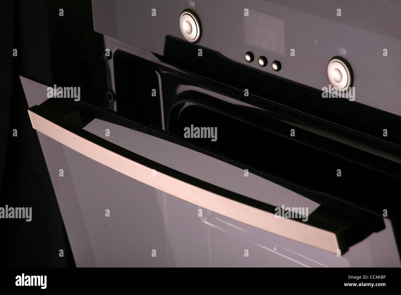 Split level cottage hi-res stock photography and images - Alamy