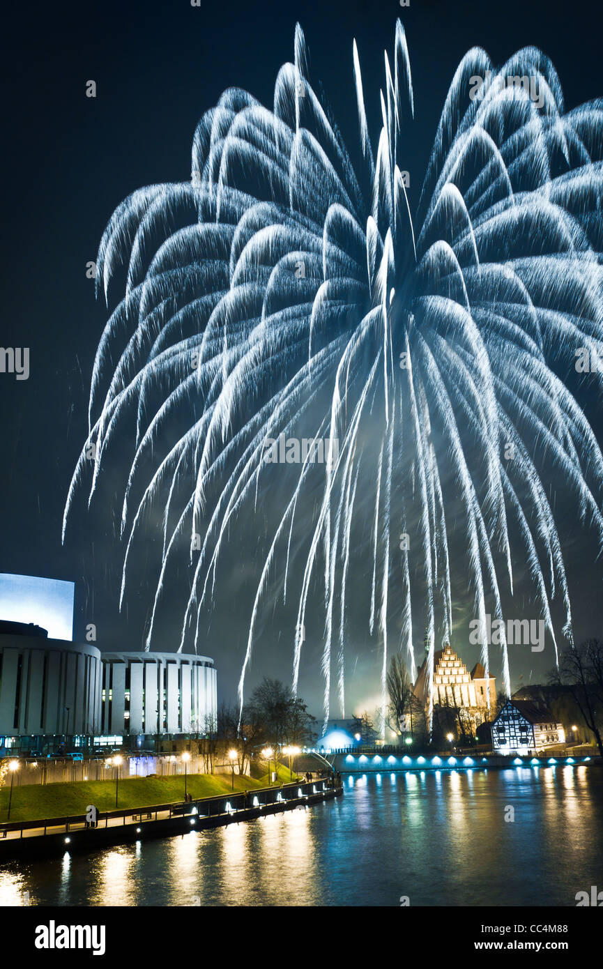 Sky firecrackers celebration sky lighting hi-res stock photography and ...