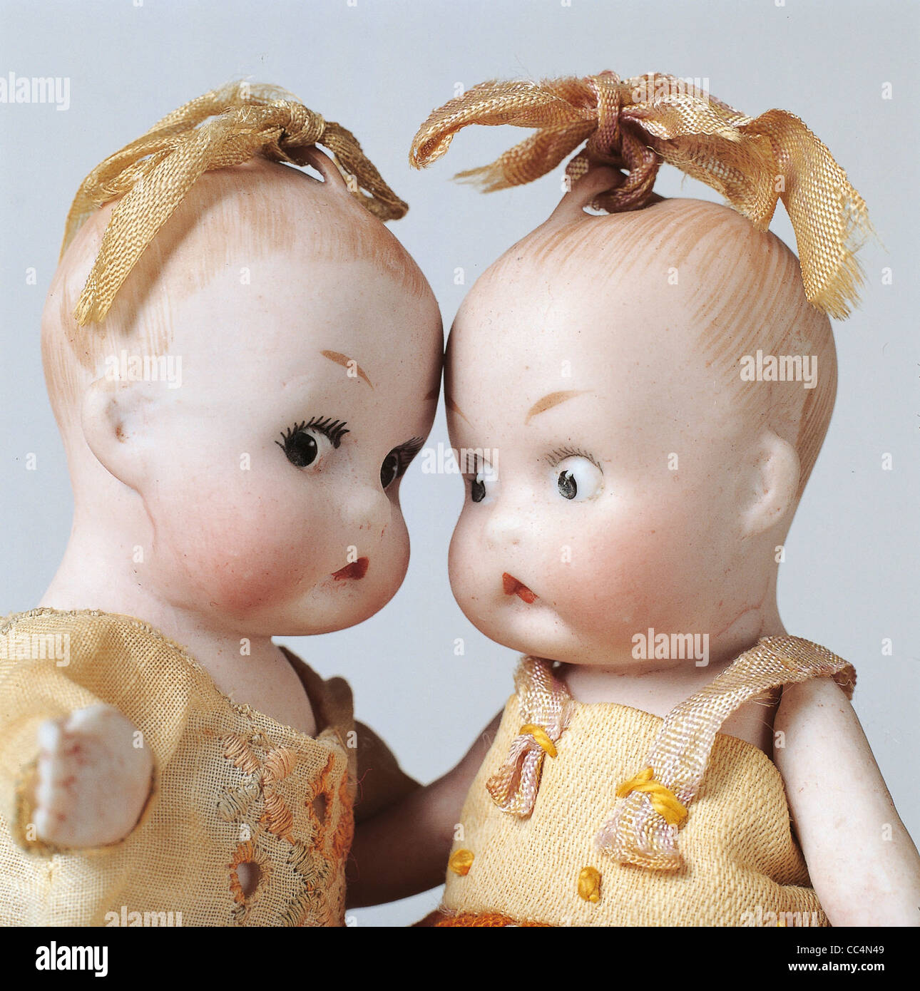 Collectables: Dolls Dolls Collection Produced By Special Heubach Stock ...