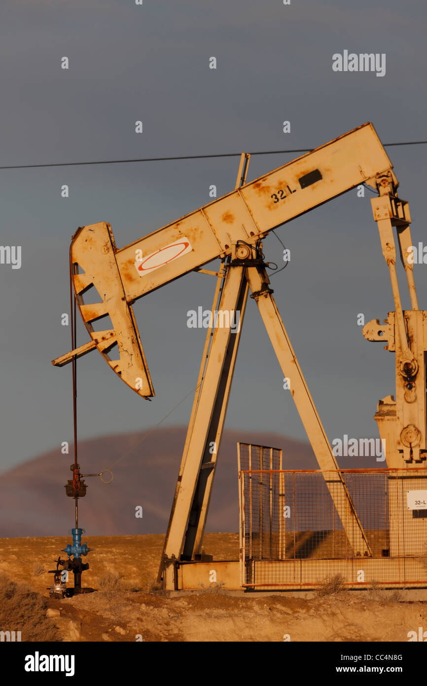 Oil pump on oil well on the Midway-Sunset oil field near Taft ...