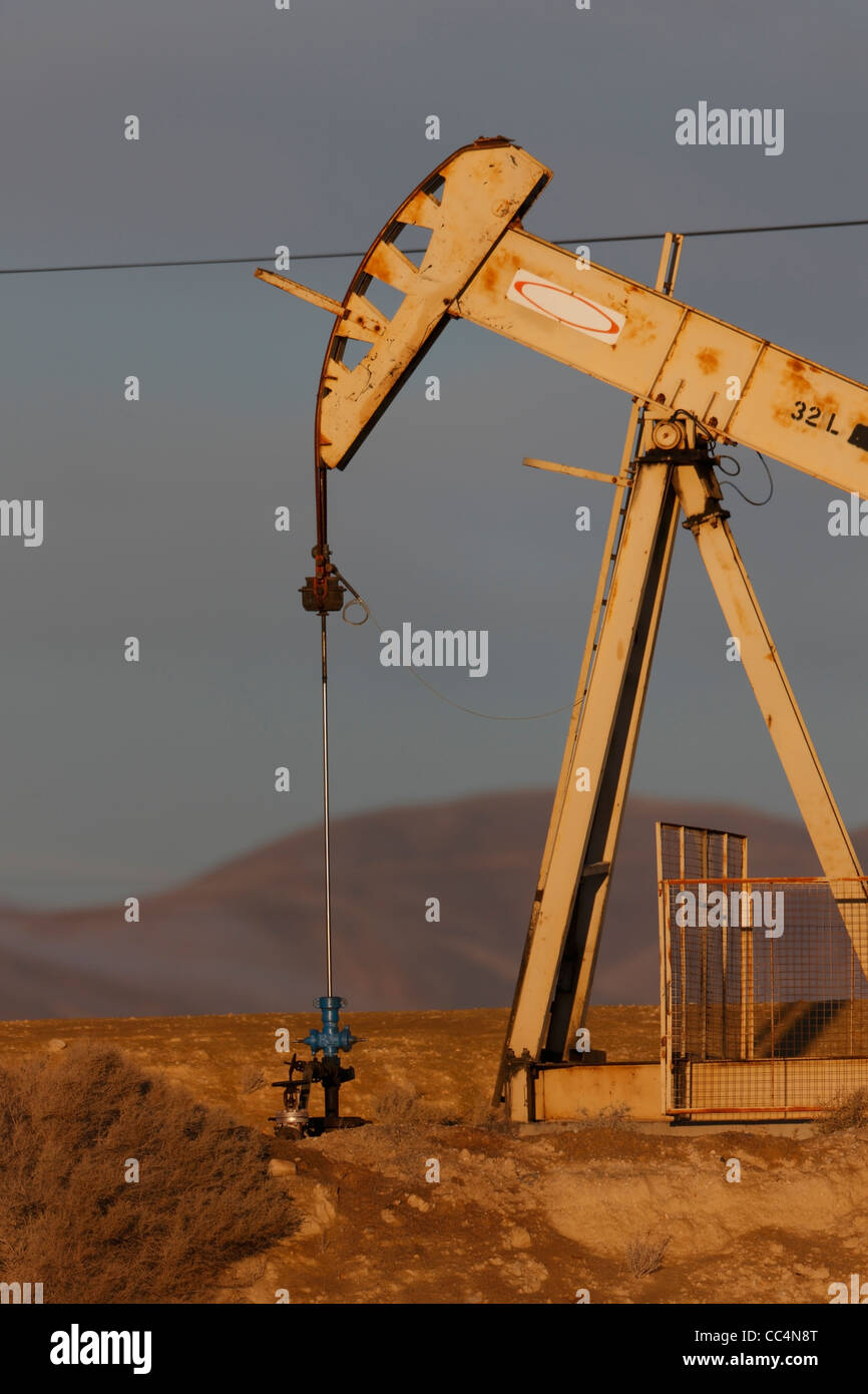 Oil pump on oil well on the Midway-Sunset oil field near Taft ...