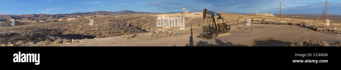 Oil pump on oil well on the Midway-Sunset oil field near Taft ...