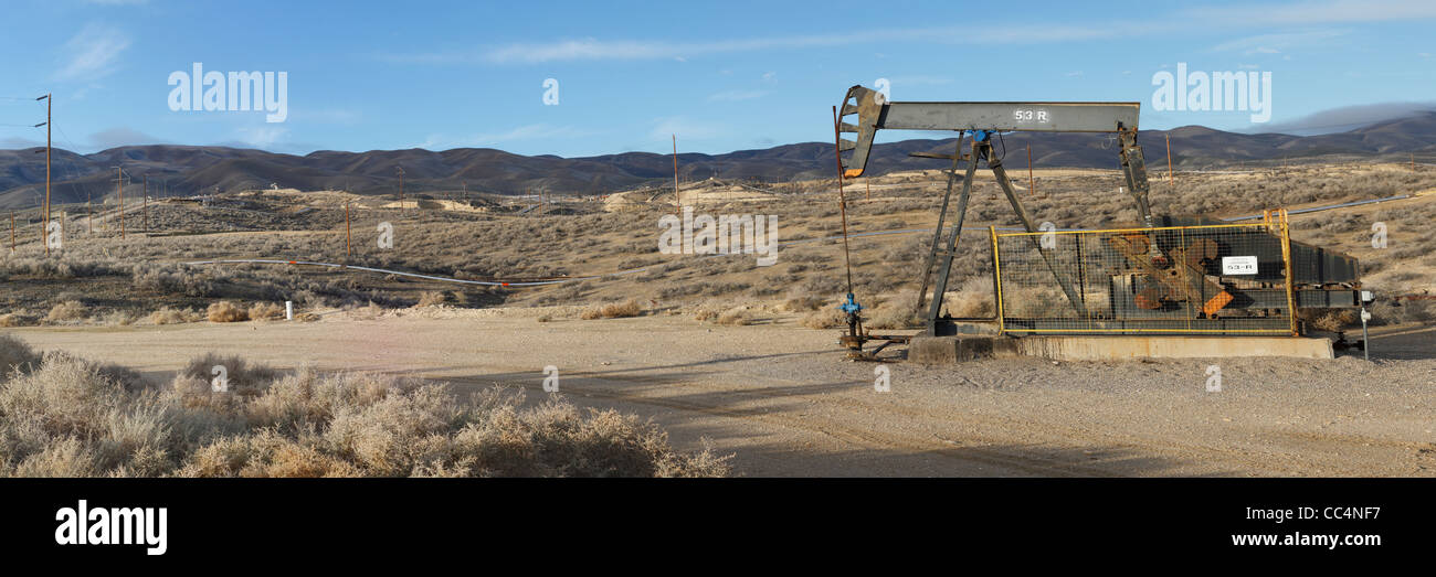 Midway sunset oil field hi-res stock photography and images - Alamy