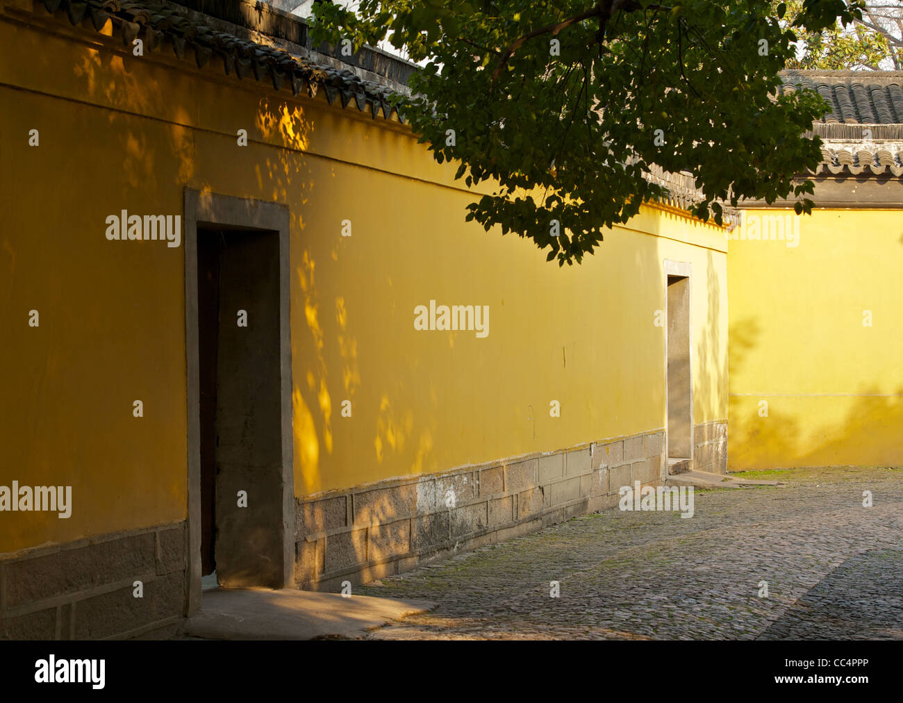 Yellow temple wall hi-res stock photography and images - Alamy