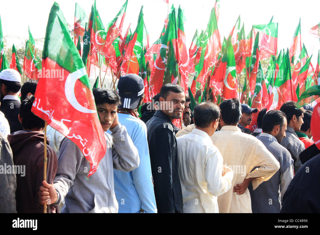 Hundreds of Thousands of people flock to a rally held by Pakistan ...