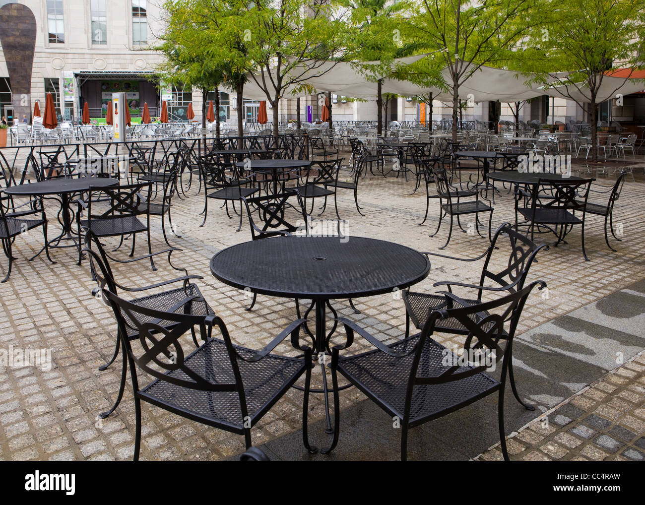 An empty outdoor dining area Stock Photo - Alamy