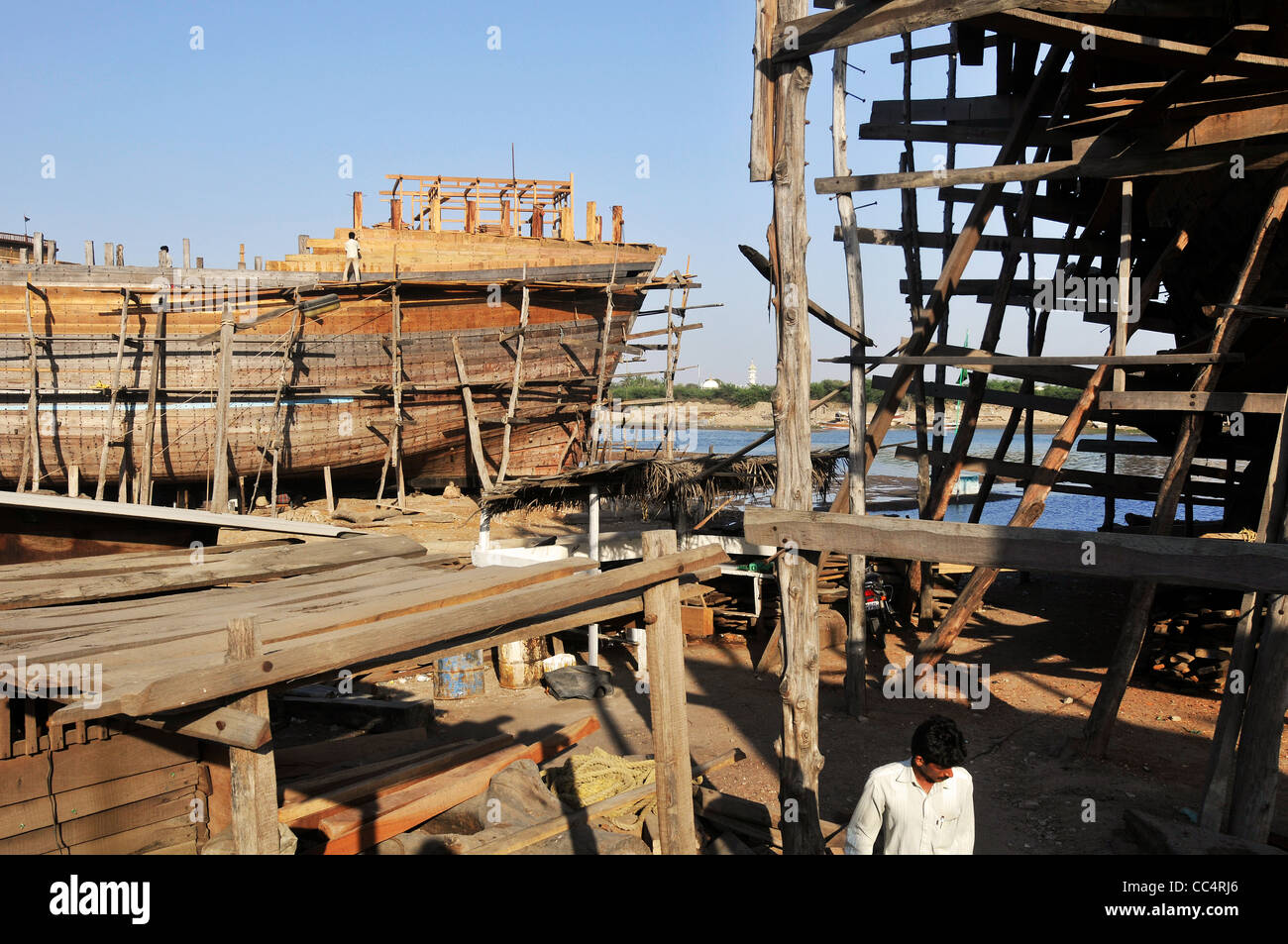 Wooden dhow hi-res stock photography and images - Alamy