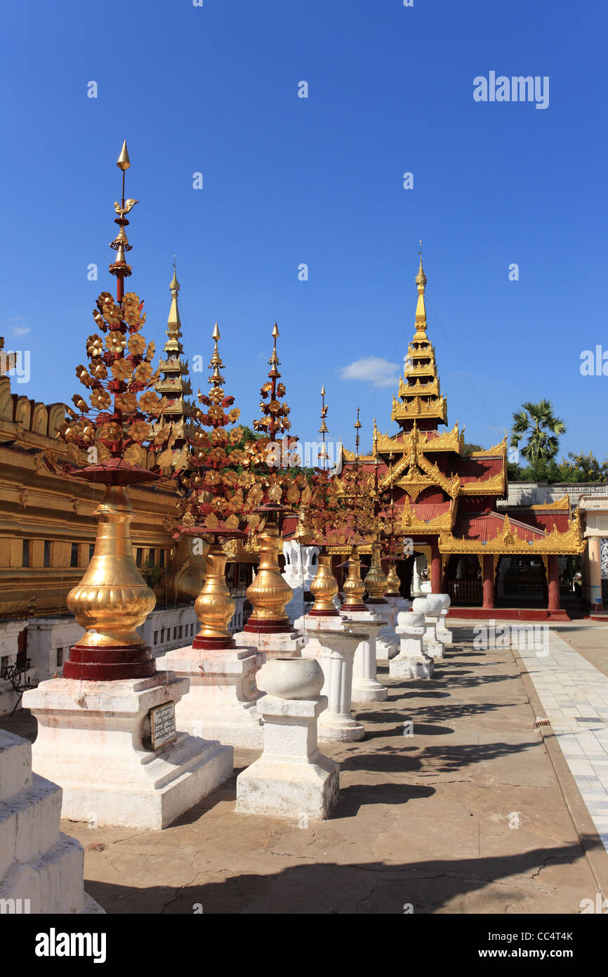 Shwezigon Pagoda, Bagan, Myanmar Stock Photo - Alamy