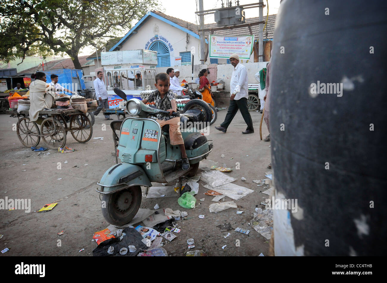 A street scene in Naliya, India Stock Photo - Alamy