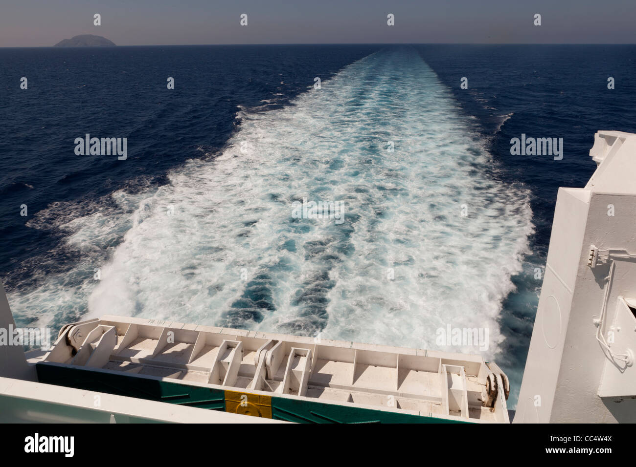 Side of a boat hi-res stock photography and images - Alamy