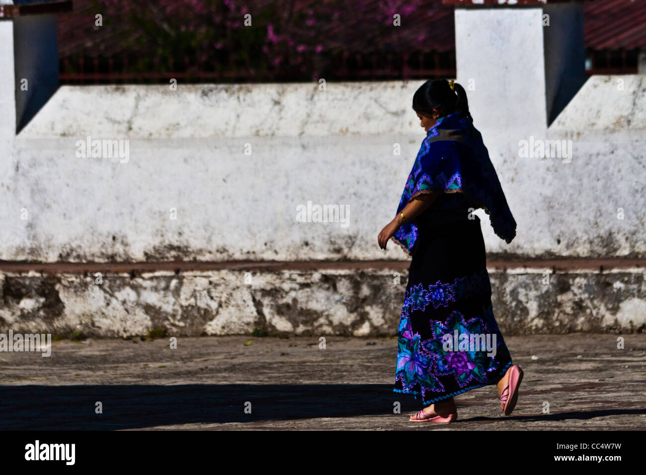 girl walk mexico white wall indigenous Stock Photo - Alamy