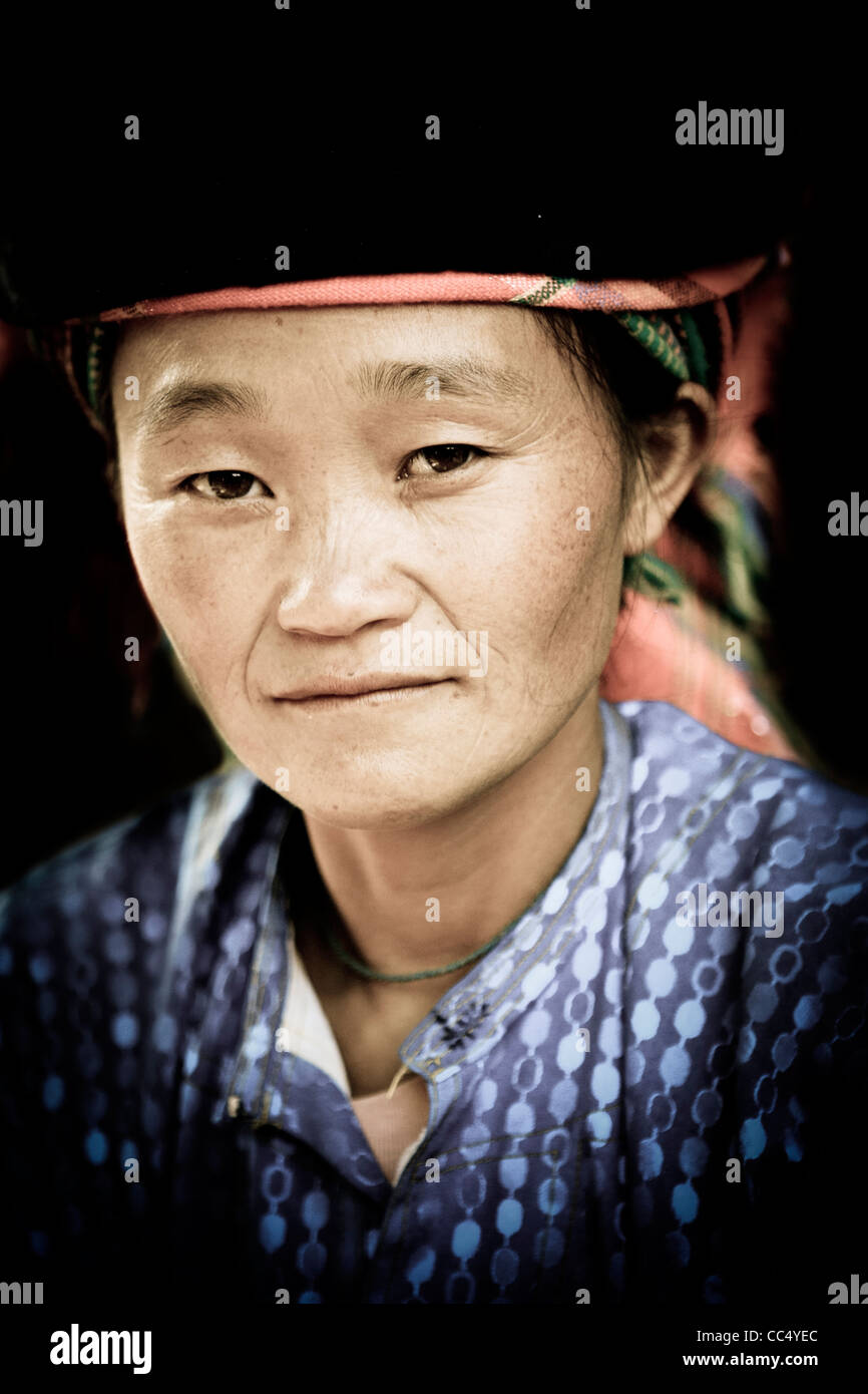 Portrait of a traditional White Hmong tribeswoman at a local market at ...