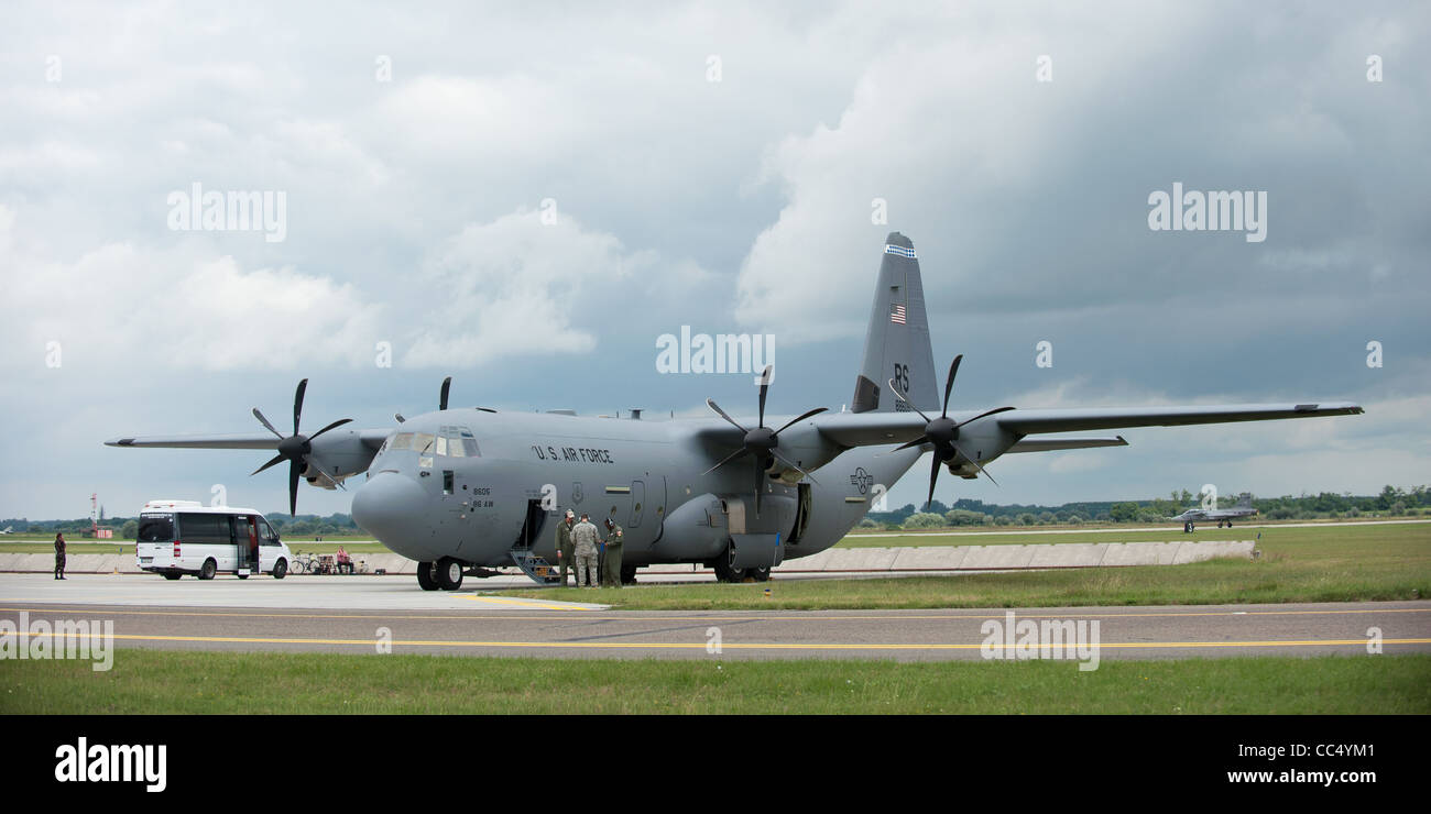 C 130h hercules hi-res stock photography and images - Alamy