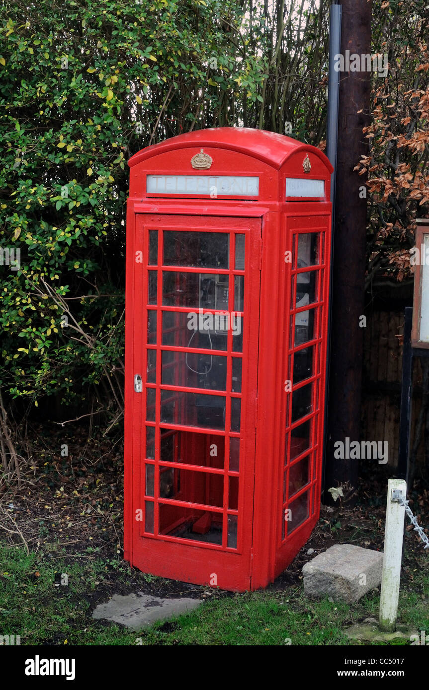 Traditional red telephone box in the countryside hi-res stock ...