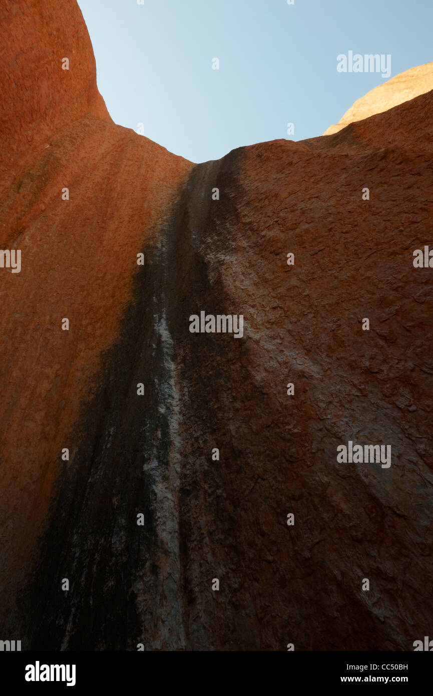 Ayers Rock; Waterfall marks on Uluru, Uluru-Kata Tjuta National Park ...